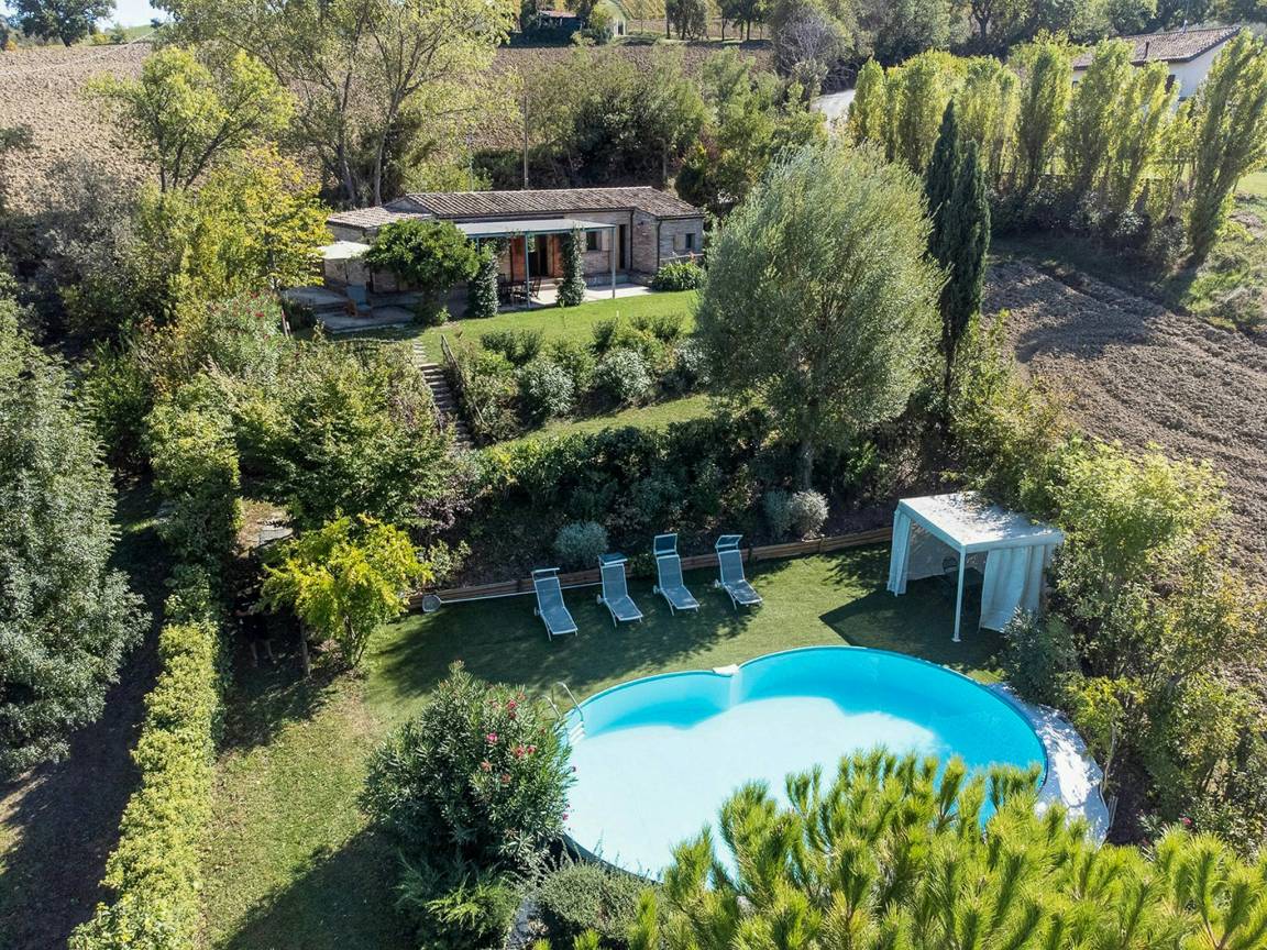 100 M² Huis ∙ 2 Slaapkamers ∙ 5 Gasten - Jesi