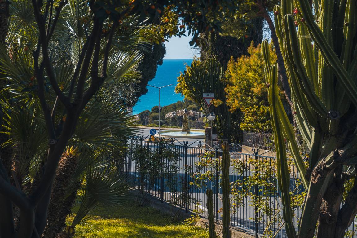 94 M² Ferienwohnung ∙ 2 Schlafzimmer ∙ 6 Gäste - Bordighera