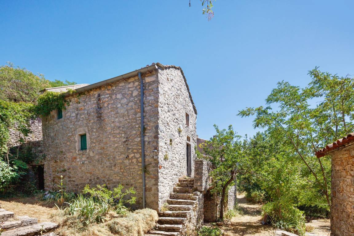 65 M² House ∙ 2 Bedrooms ∙ 5 Guests - Nant