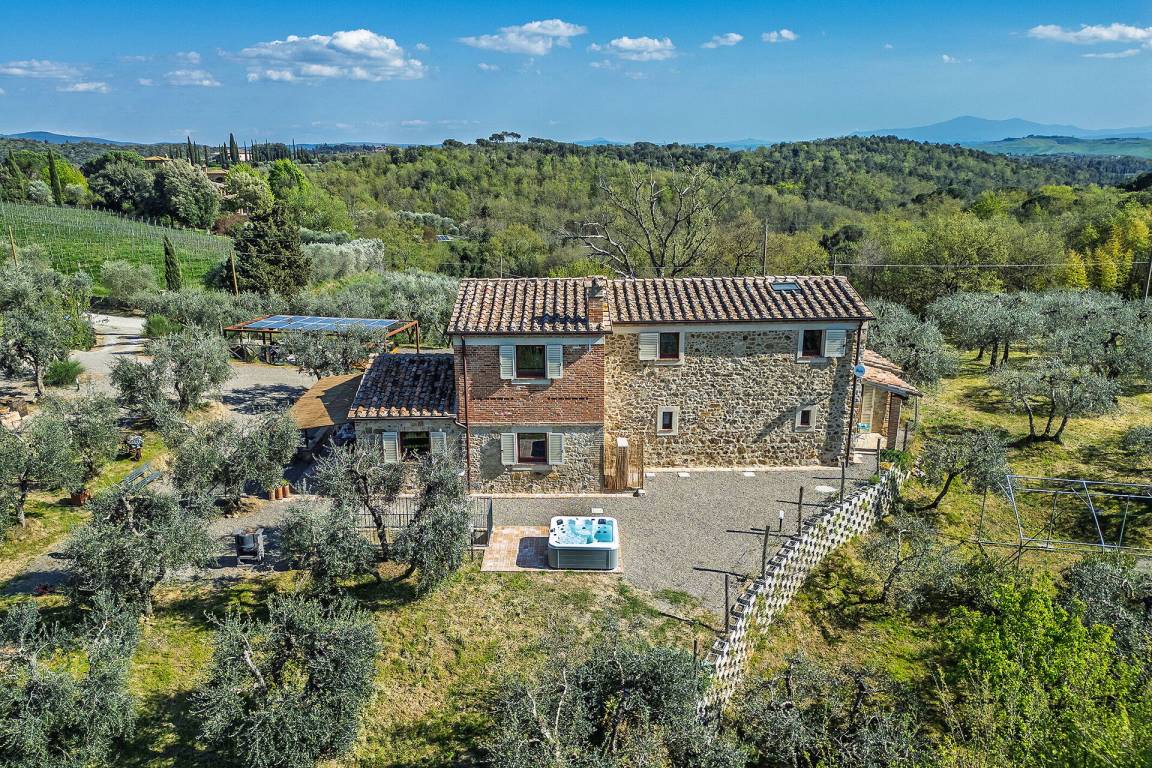 250 M² Villa ∙ 4 Bedrooms ∙ 8 Guests - Siena