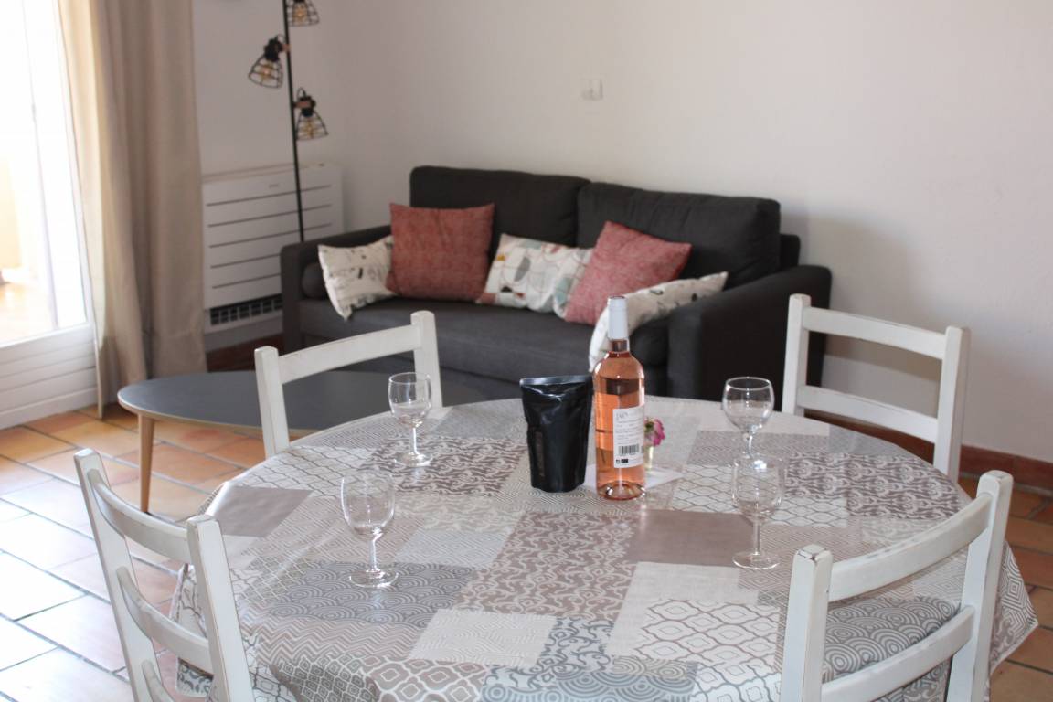 55 M² Apartment ∙ 2 Bedrooms ∙ 6 Guests - Malaucène