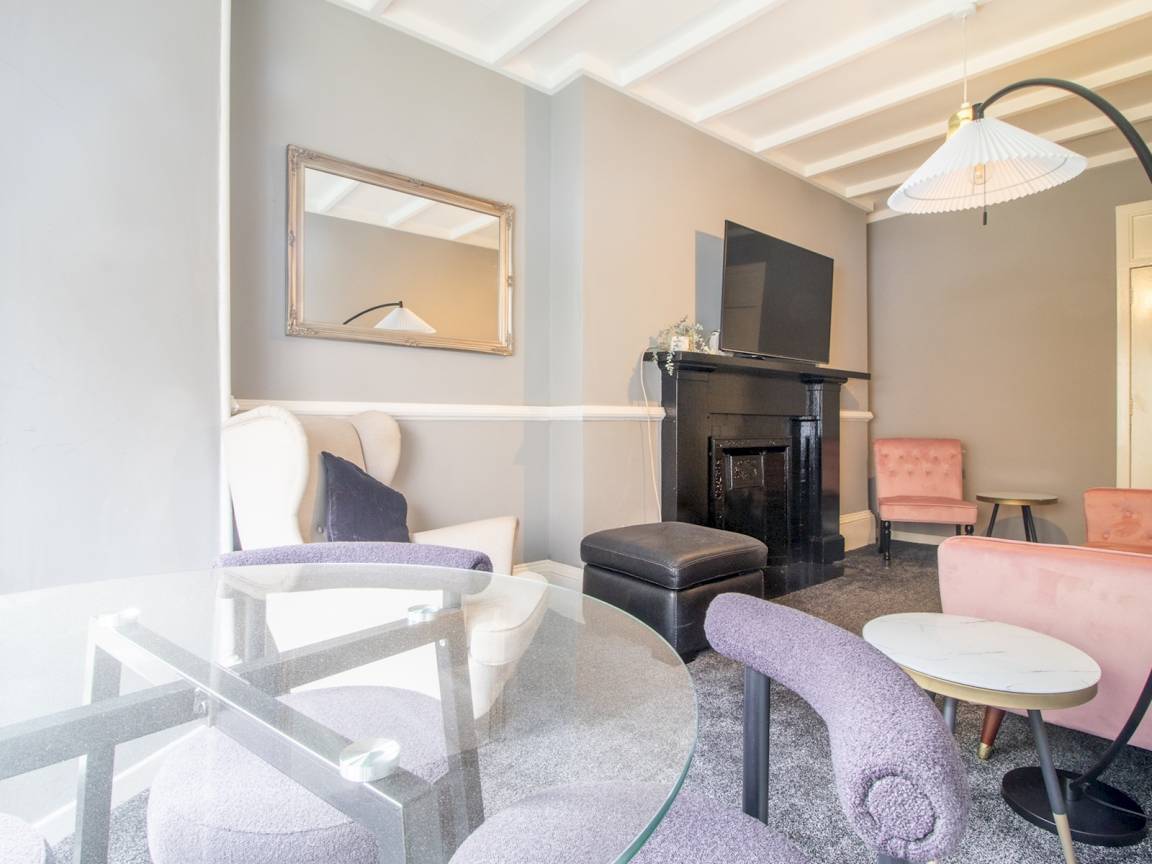 37 M² Ferienwohnung ∙ 1 Schlafzimmer ∙ 2 Gäste - Glasgow