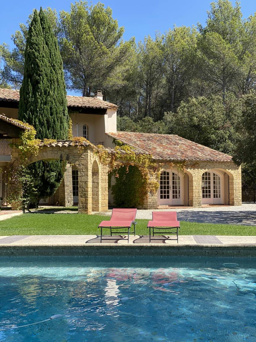 220 M² Maison De Vacances ∙ 3 Chambres ∙ 12 Personnes - Pélissanne