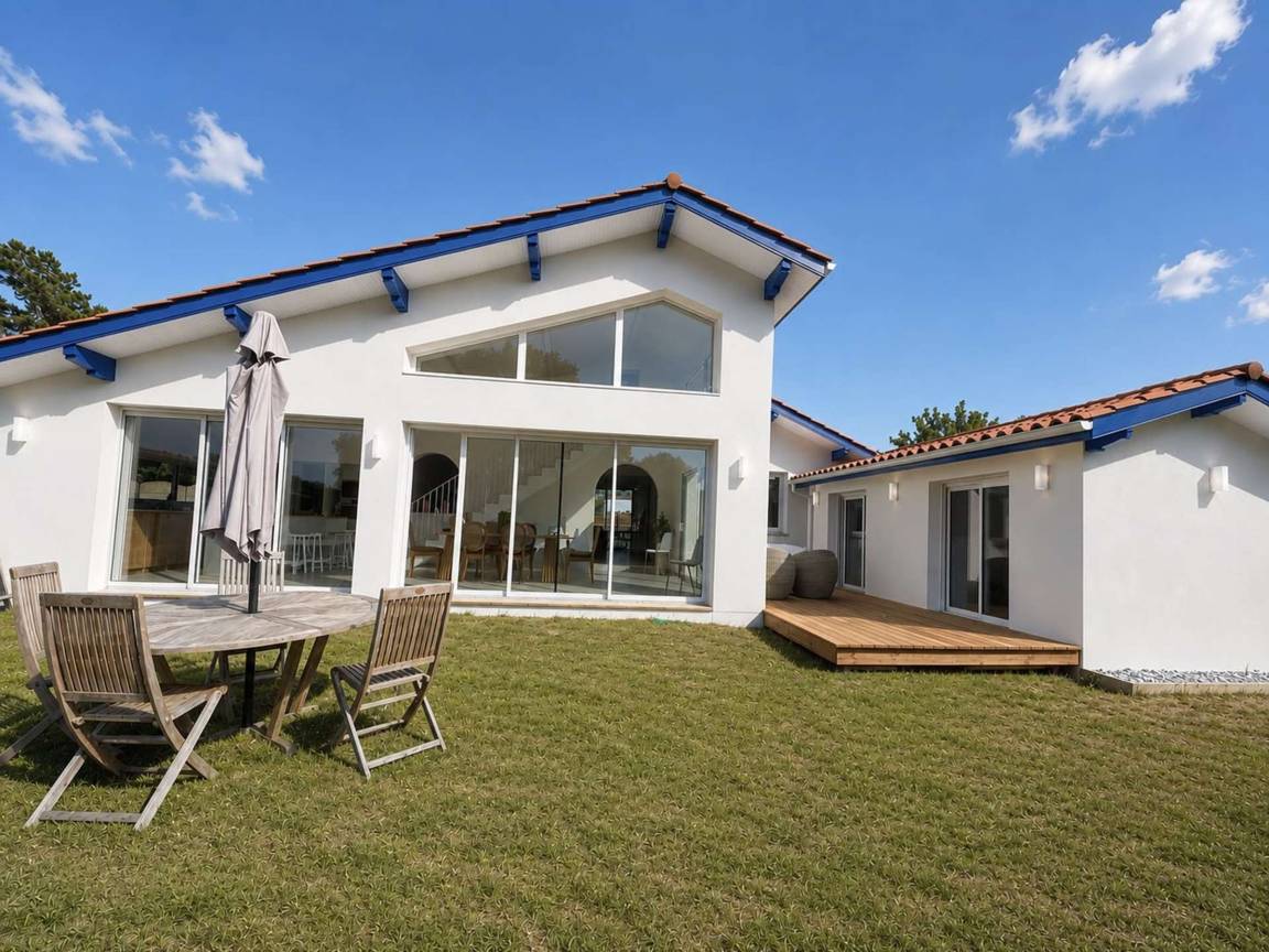 185 M² Villa ∙ 4 Bedrooms ∙ 10 Guests - Soustons