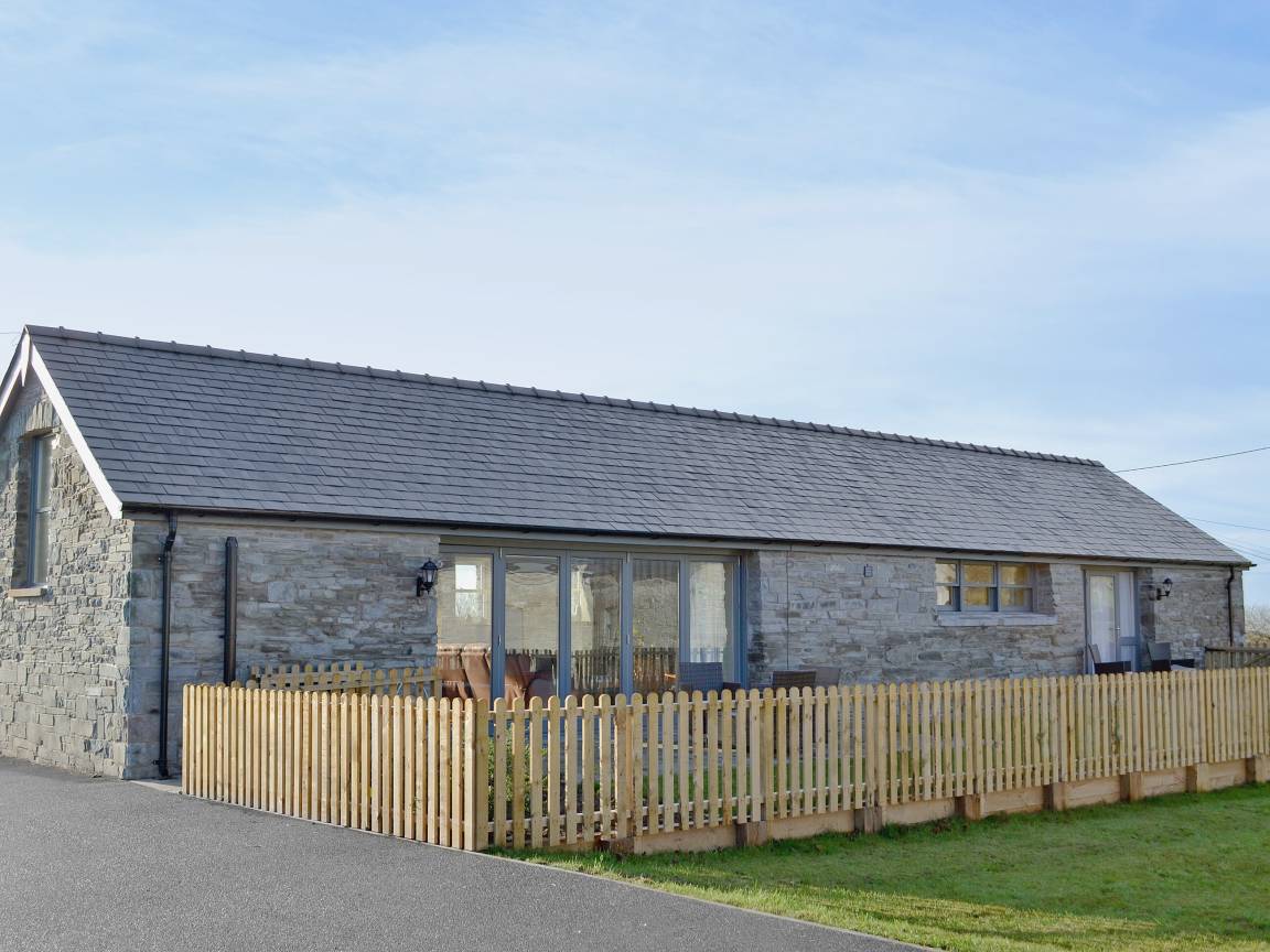Cottage ∙ 2 Bedrooms ∙ 6 Guests - Llansteffan