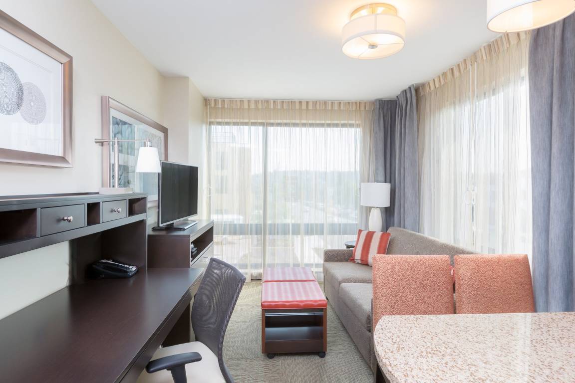 Hotel ∙ 2 Bedrooms ∙ 8 Guests - Seattle, WA