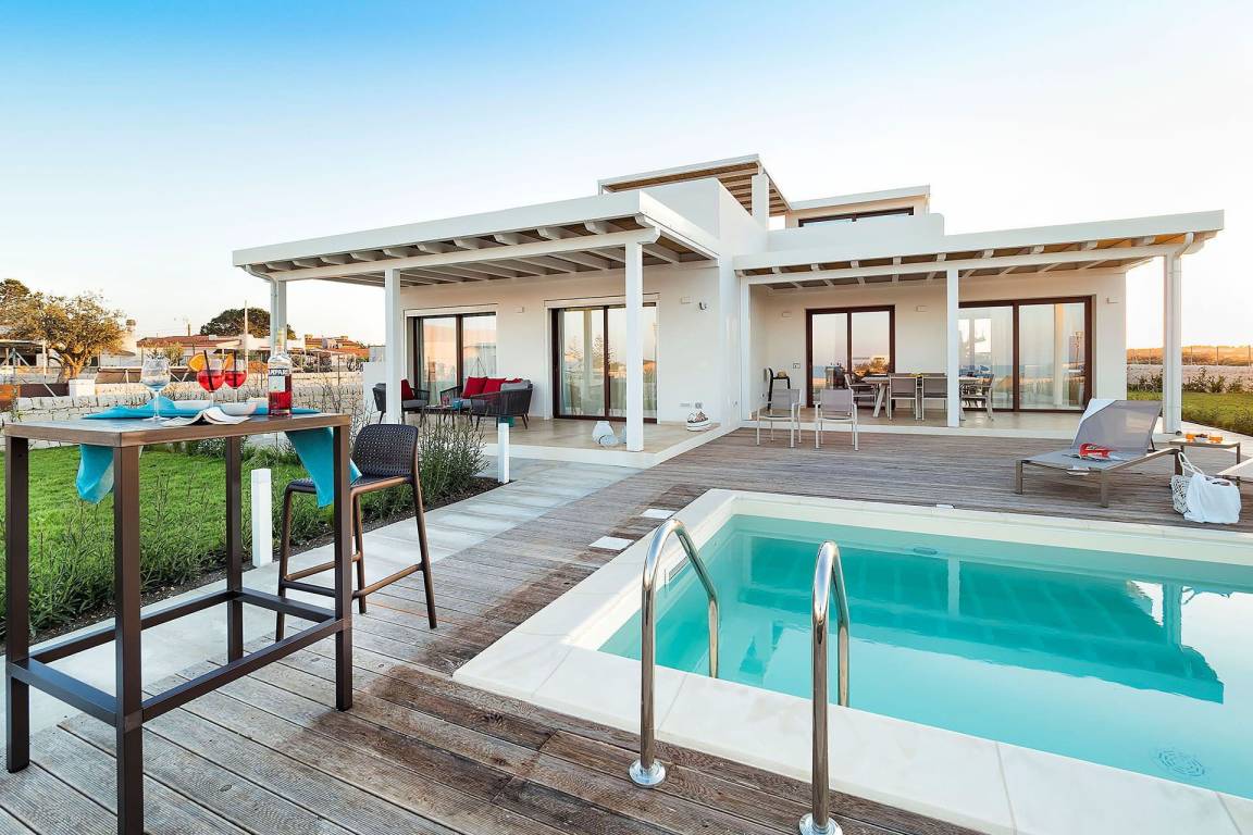Villa ∙ 4 Bedrooms ∙ 8 Guests - Marzamemi