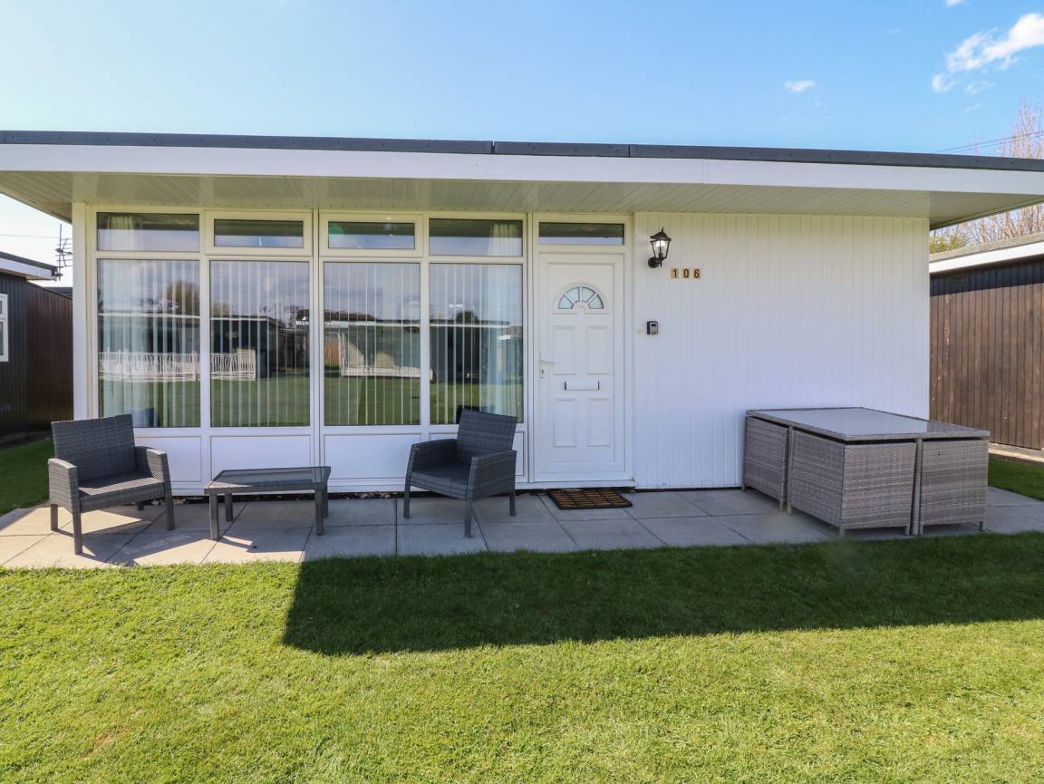 Cottage ∙ 2 Bedrooms ∙ 5 Guests - Anderby Creek