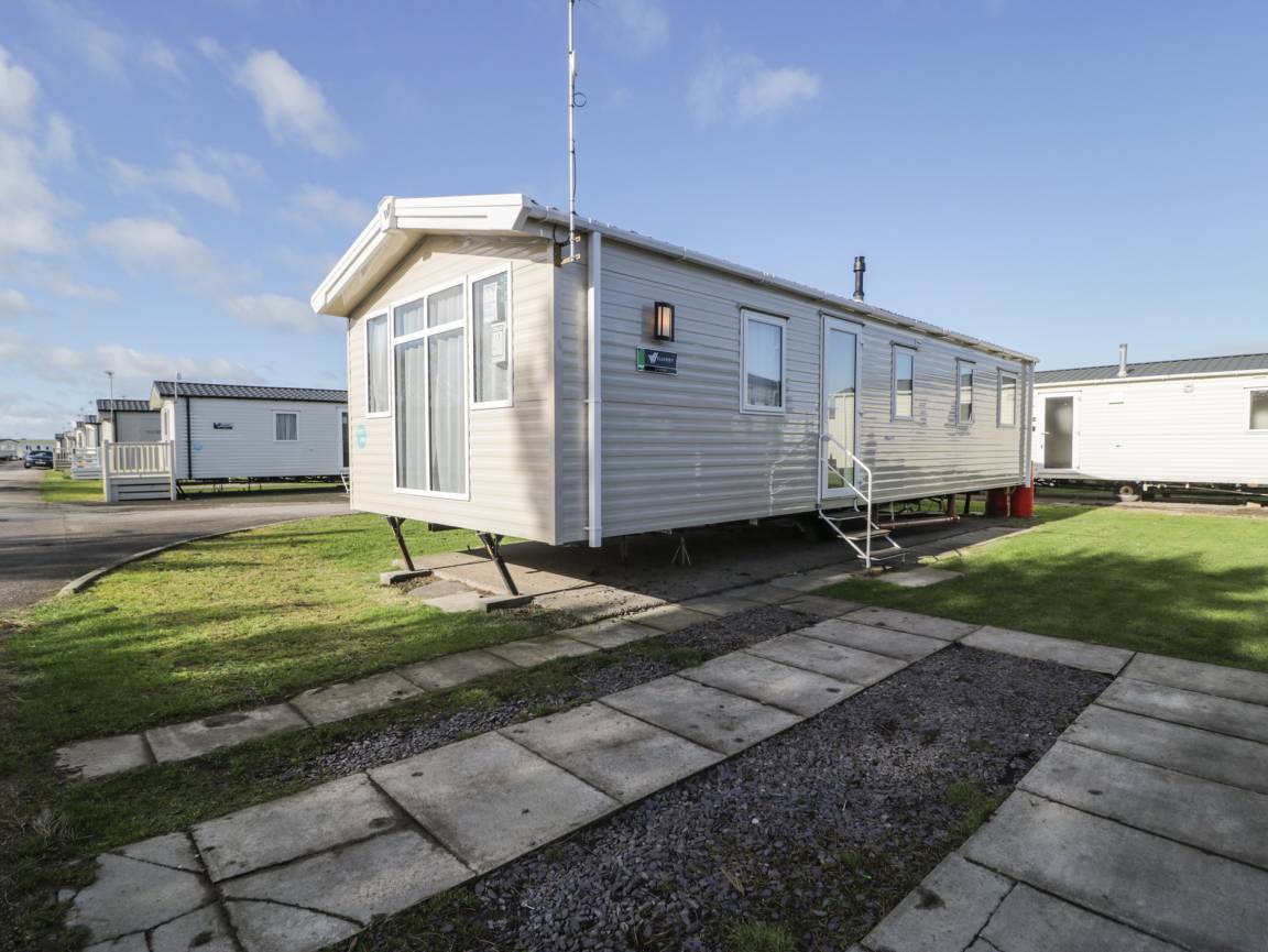 Cottage ∙ 3 Bedrooms ∙ 8 Guests - Prestatyn