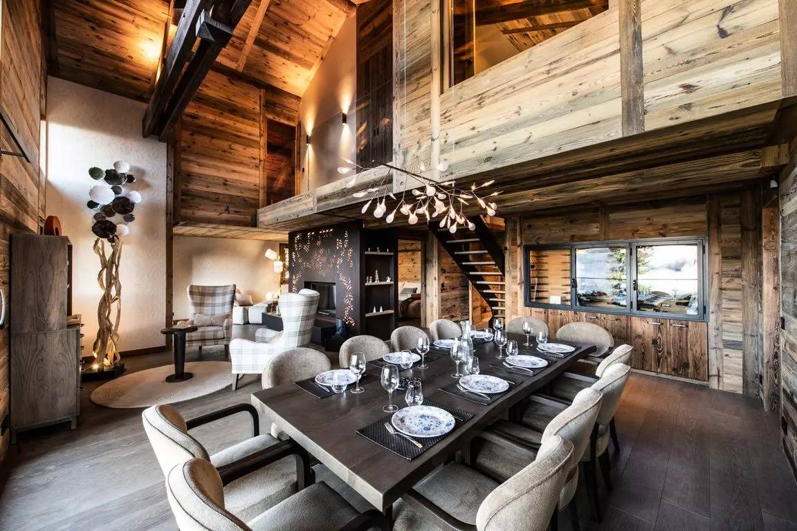 350 M² Chalet ∙ 5 Bedrooms ∙ 16 Guests - Arc 1800