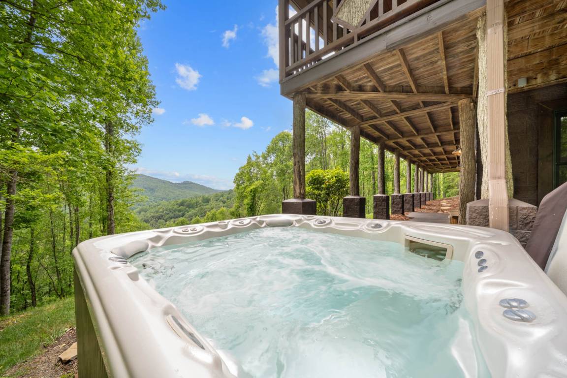376 M² Lodge ∙ 4 Bedrooms ∙ 12 Guests - Boone, NC