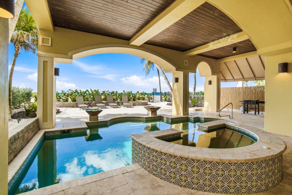 422 M² House ∙ 5 Bedrooms ∙ 12 Guests - Fort Myers Beach, FL