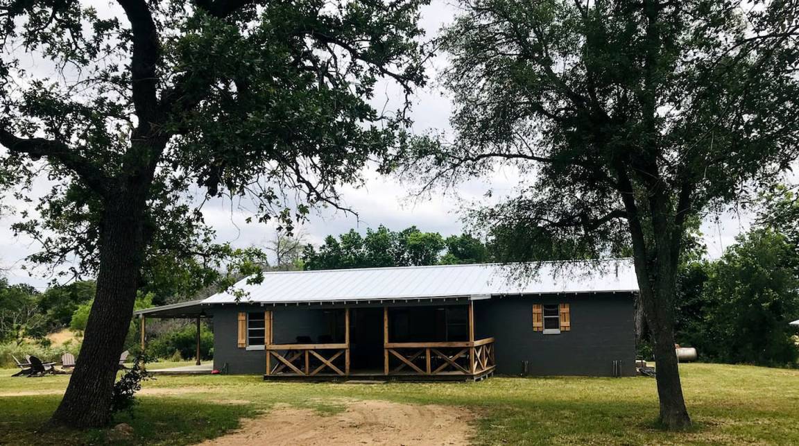 House ∙ 3 Bedrooms ∙ 10 Guests - Llano, TX