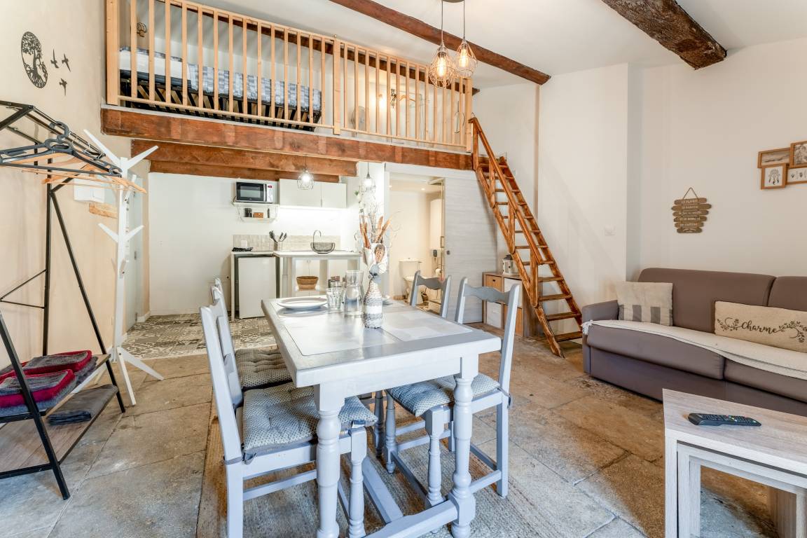30 M² Appartement ∙ 2 Chambres ∙ 4 Personnes - Beaucaire