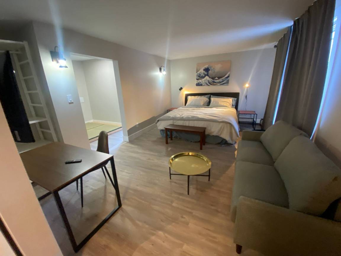 70 M² Private Room ∙ 1 Bedroom ∙ 2 Guests - Saint Albert