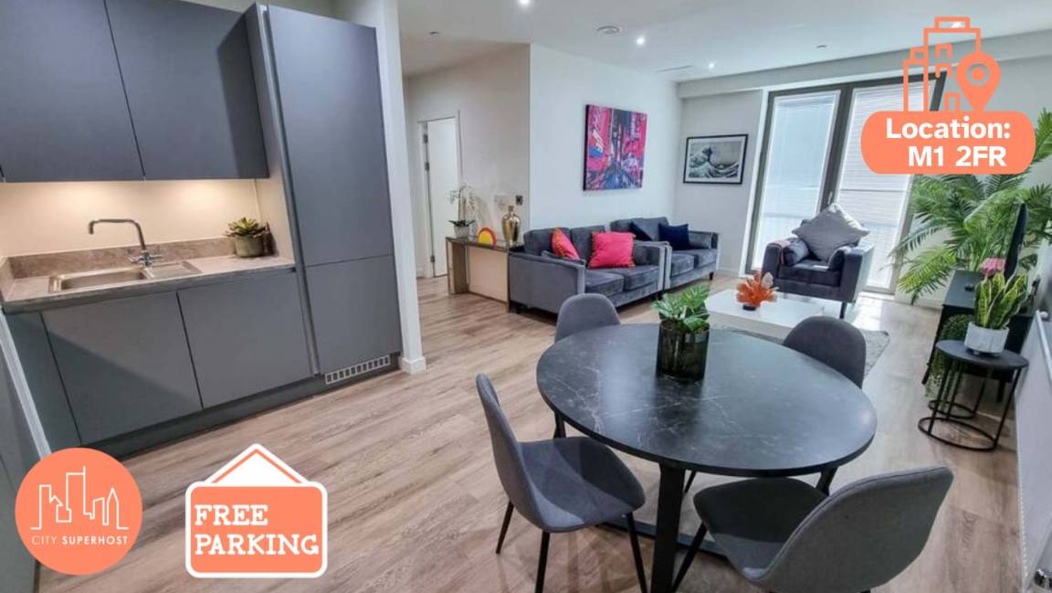 139 M² House ∙ 4 Bedrooms ∙ 8 Guests - HOME Theatre Manchester
