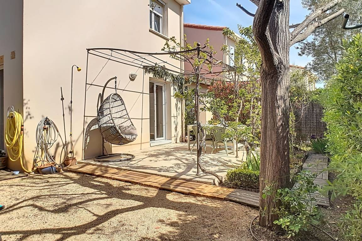 74 M² Ferienhaus ∙ 2 Schlafzimmer ∙ 5 Gäste - Cassis