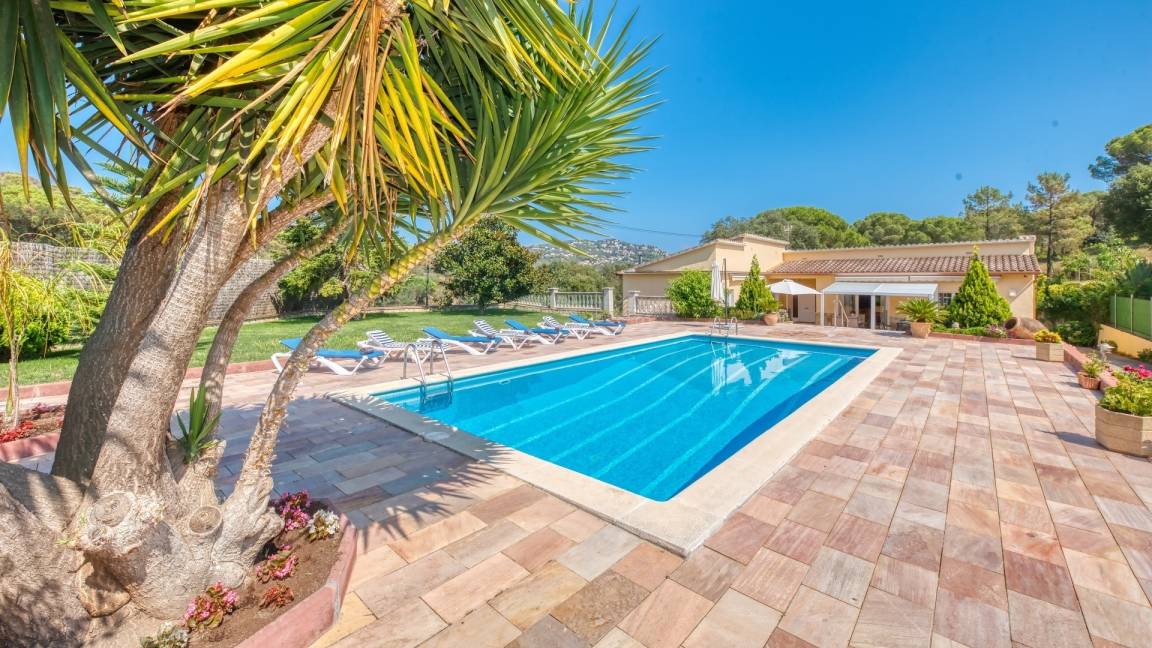 350 M² Villa ∙ 4 Bedrooms ∙ 8 Guests - Lloret de Mar