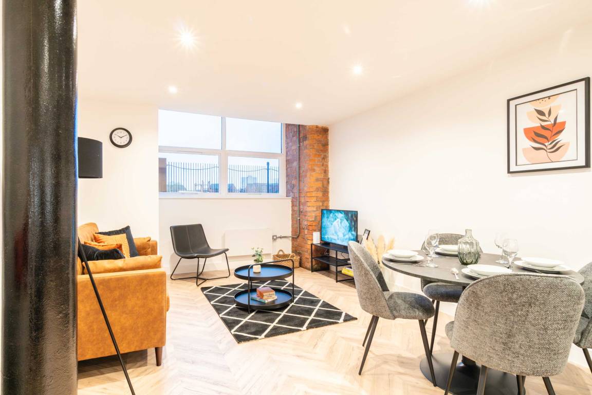 74 M² Apartment ∙ 2 Bedrooms ∙ 4 Guests - Rochdale