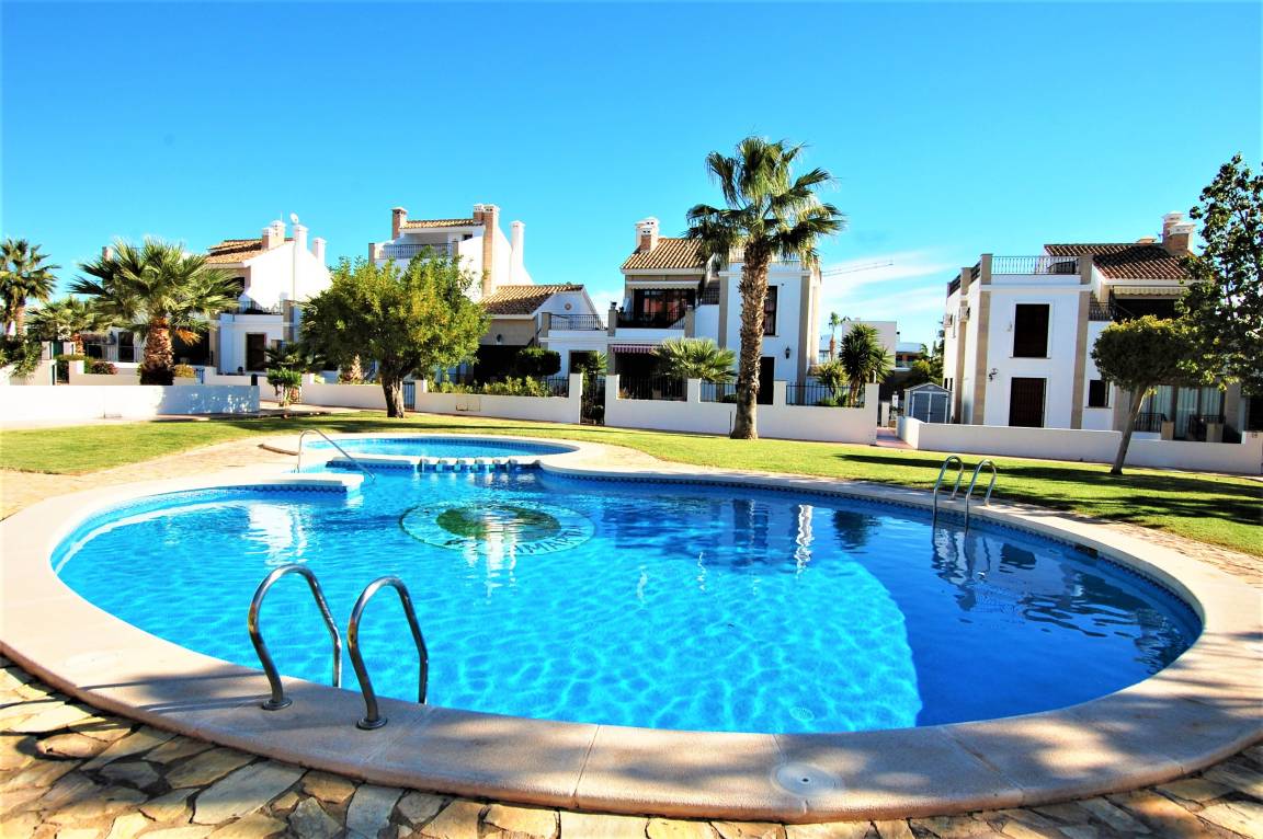 65 M² Ferienwohnung ∙ 2 Schlafzimmer ∙ 4 Gäste - Cabo Roig