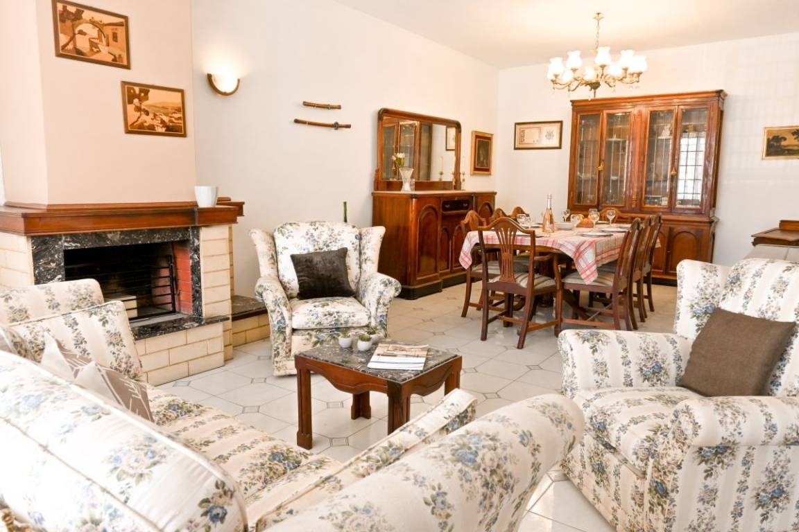 Villa ∙ 5 Bedrooms ∙ 11 Guests - Malta