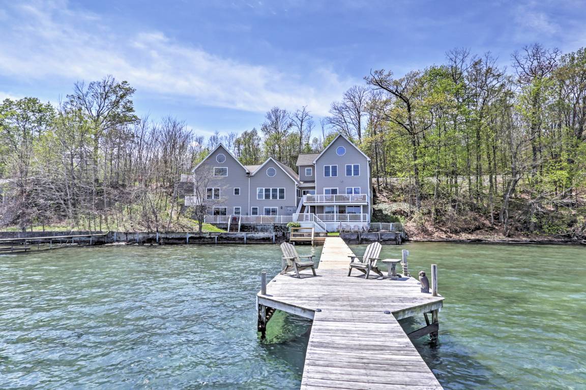 418 M² House ∙ 4 Bedrooms ∙ 14 Guests - Sampson State Park, Romulus