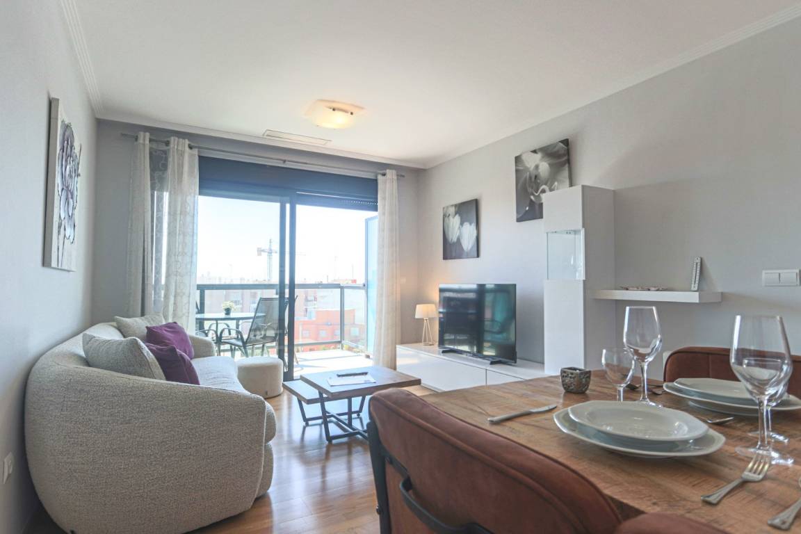 65 M² Apartamento ∙ 2 Habitaciones ∙ 4 Huéspedes - Elche