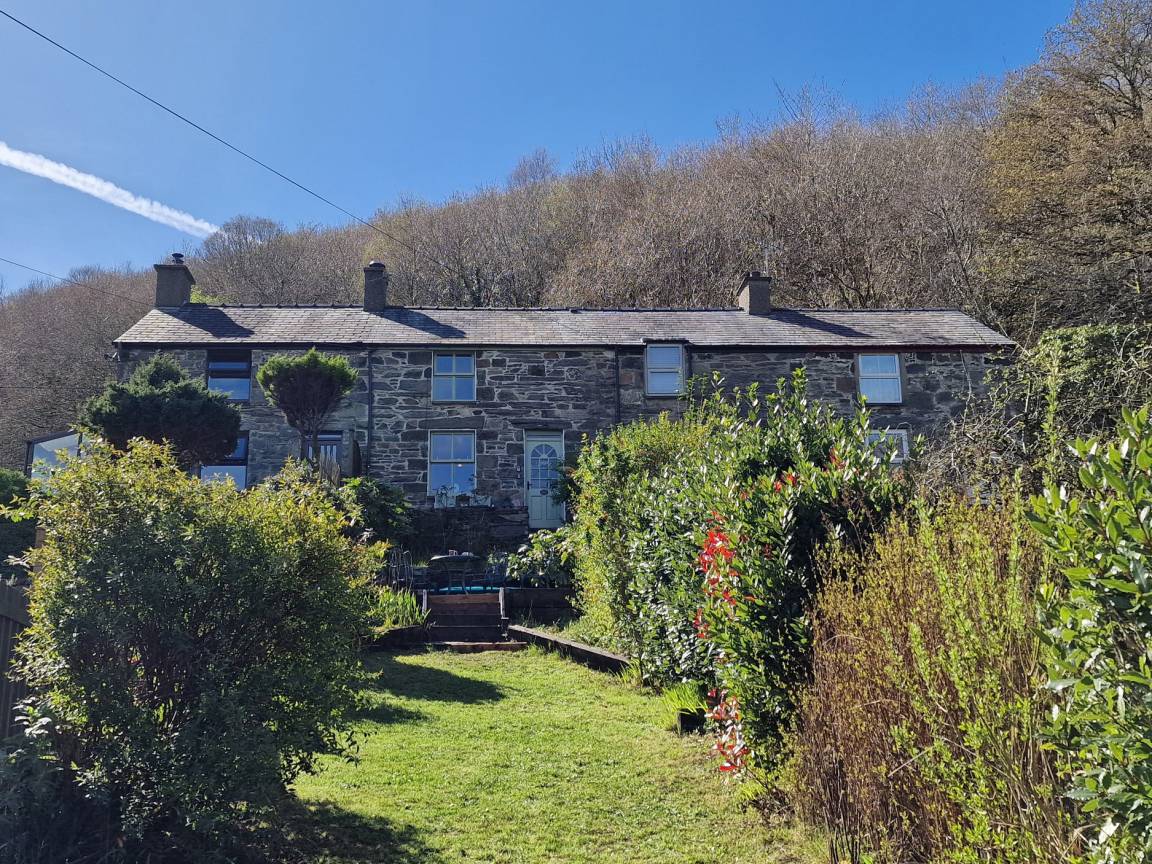 Cottage ∙ 3 Bedrooms ∙ 5 Guests - Beddgelert