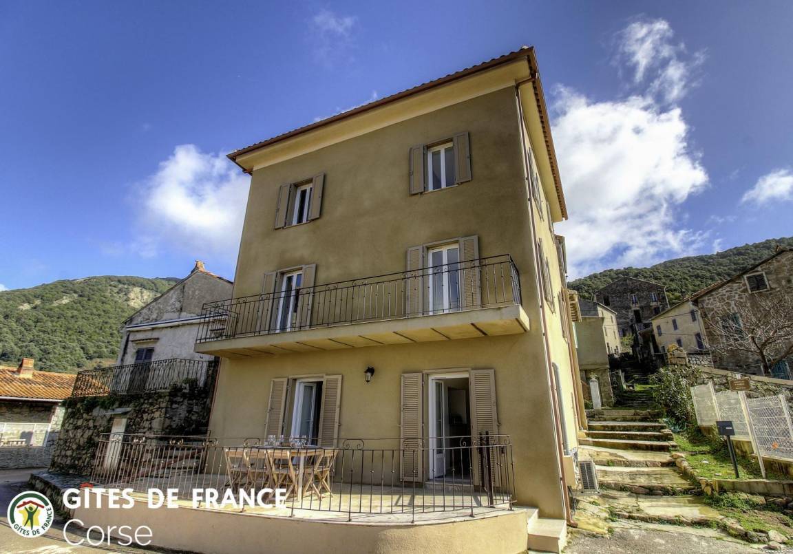 125 M² Gîte ∙ 4 Chambres ∙ 8 Personnes - Corse