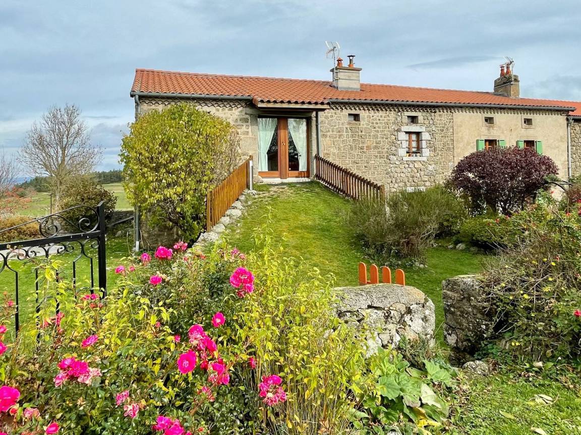 93 M² Cottage ∙ 3 Chambres ∙ 6 Personnes - Saugues