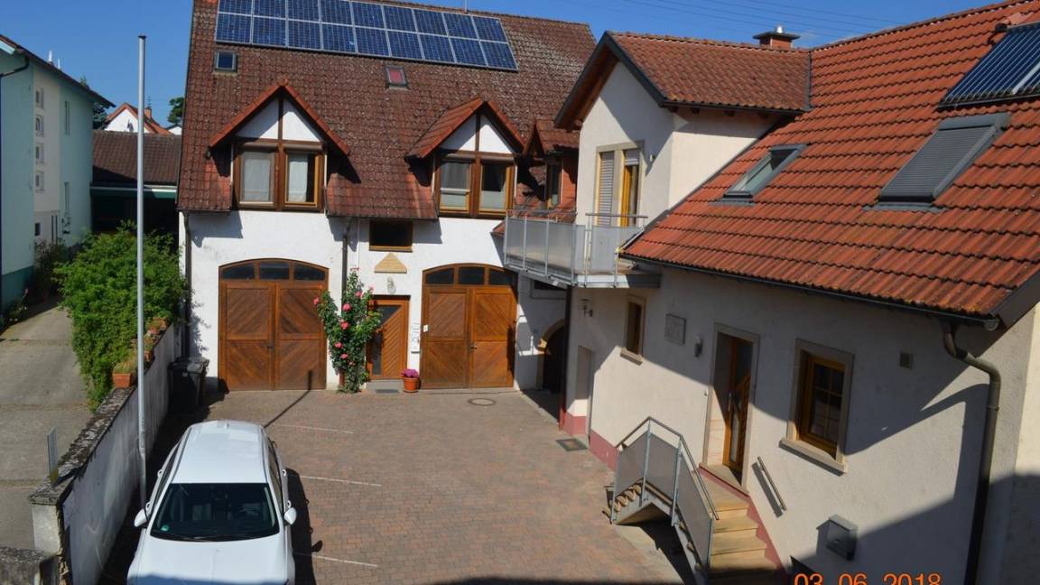 80 M² Ferienwohnung ∙ 1 Schlafzimmer ∙ 3 Gäste - Maikammer