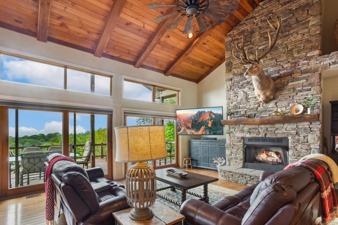 313 M² Cabin ∙ 4 Bedrooms ∙ 10 Guests - Beech Mountain, NC