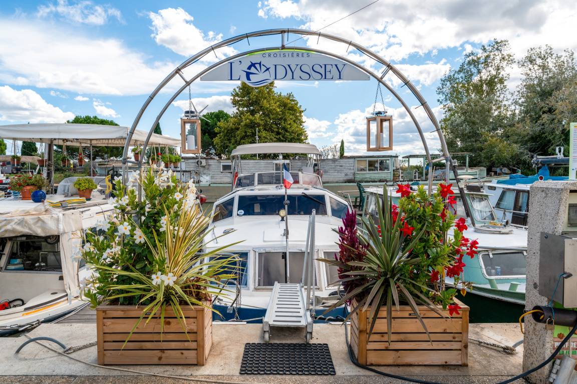 38 M² Houseboat ∙ 3 Sypialnie ∙ 7 Gości - Arles