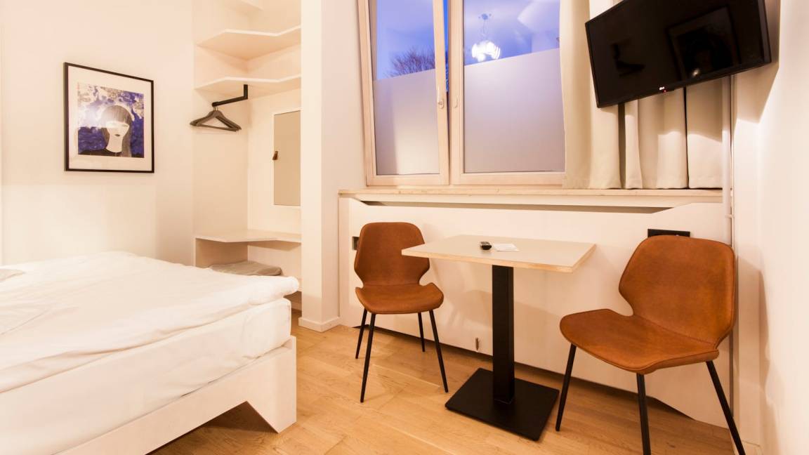 18 M² Ferienwohnung ∙ 2 Gäste - Oberhaching