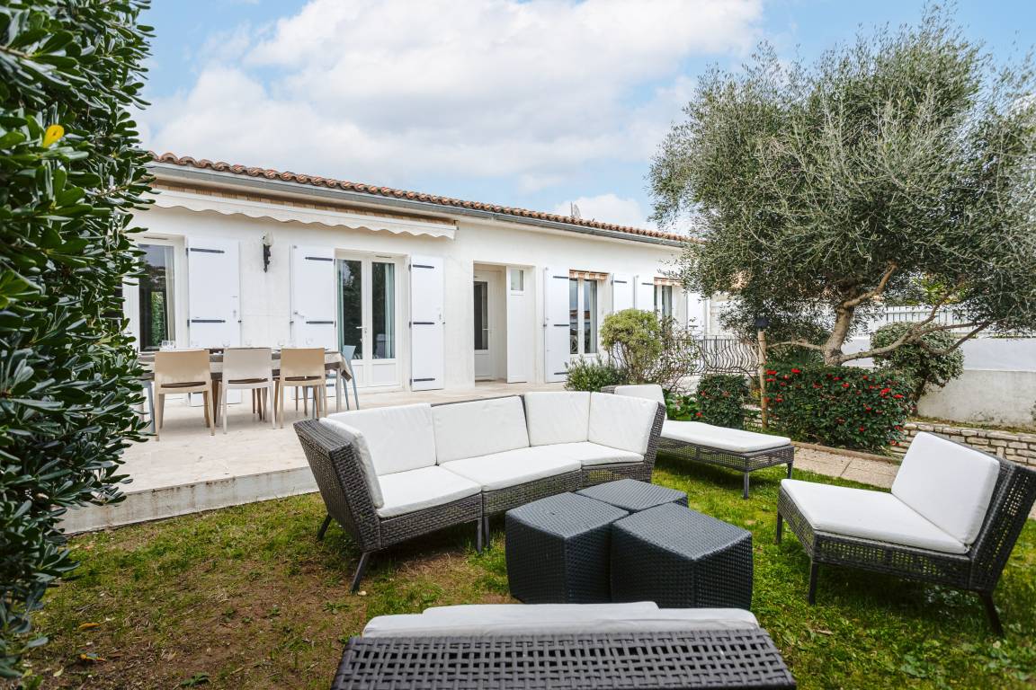 120 M² Maison De Vacances ∙ 4 Chambres ∙ 8 Personnes - La Couarde-sur-Mer