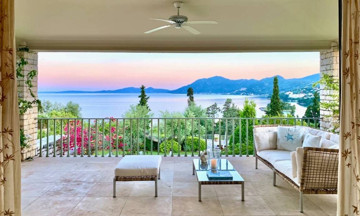 750 M² Villa ∙ 9 Bedrooms ∙ 18 Guests - Corfu