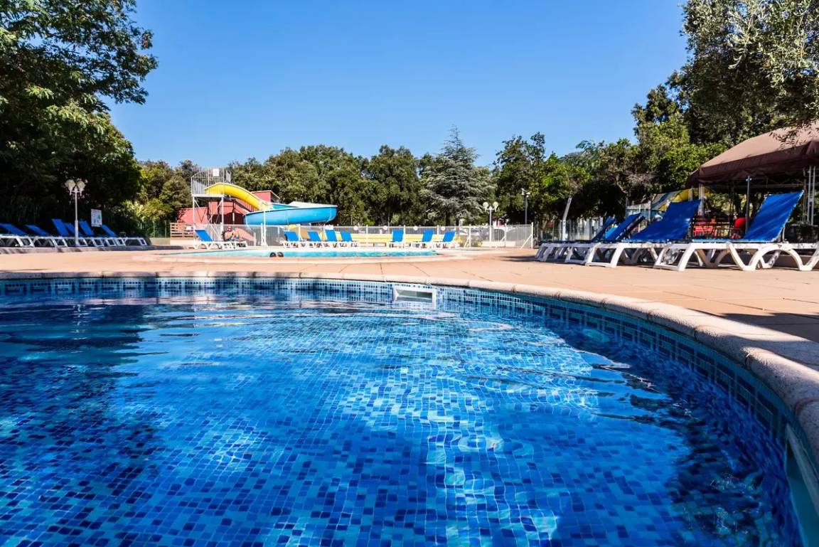 15 M² Caravan ∙ 2 Bedrooms ∙ 5 Guests - Corsica del Sud