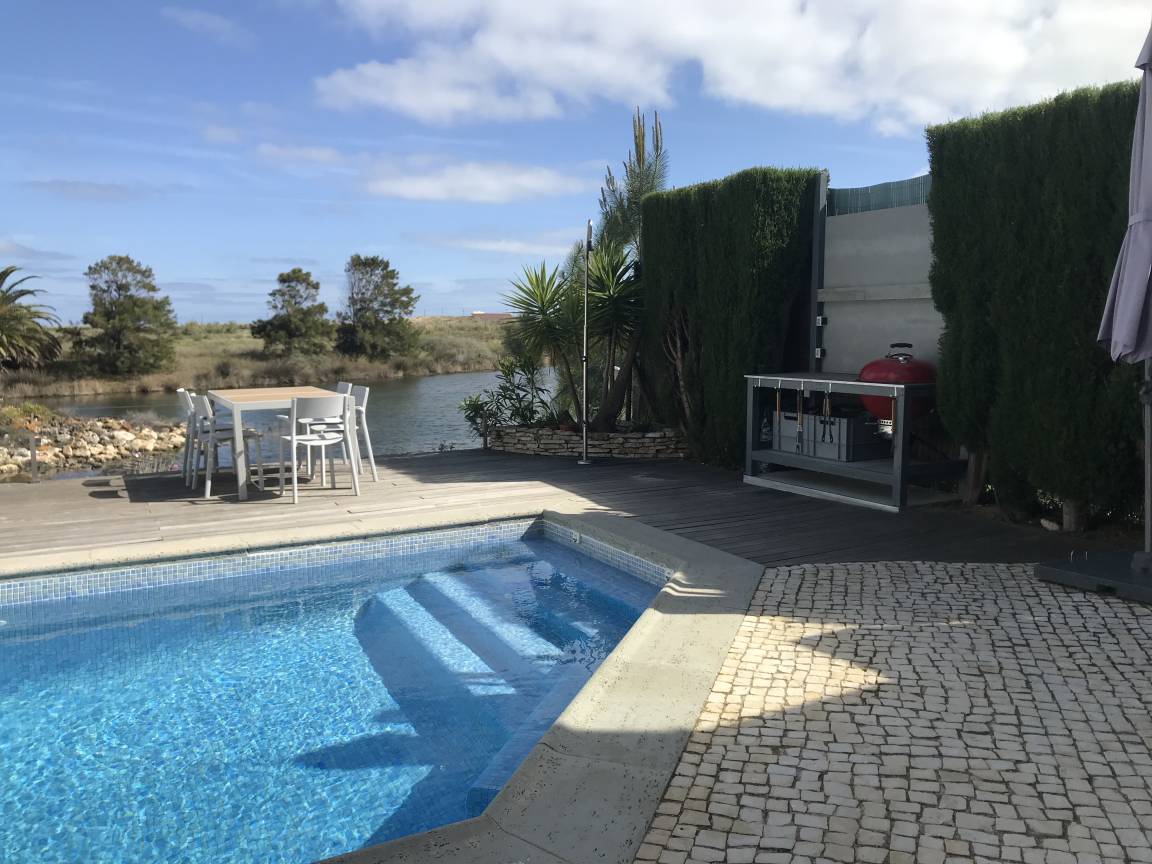 250 M² House ∙ 4 Bedrooms ∙ 9 Guests - Lagos