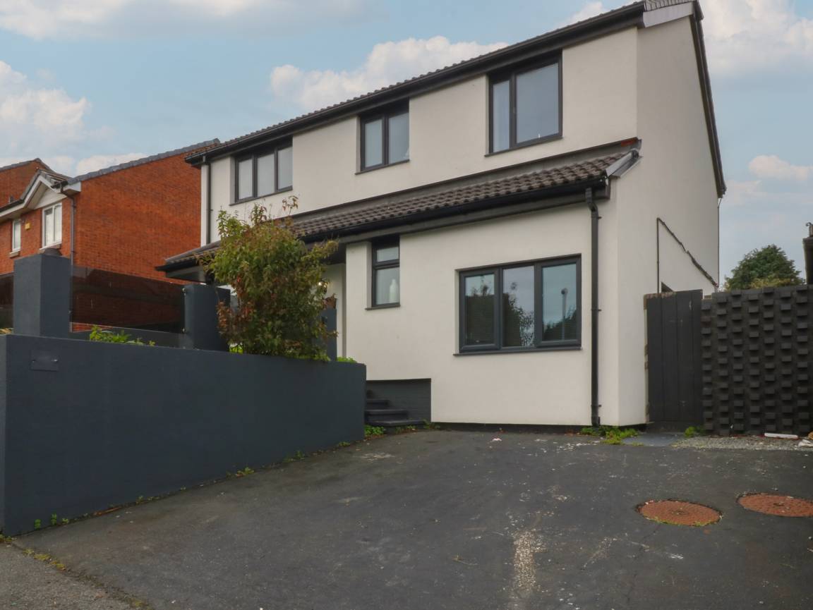 Cottage ∙ 4 Bedrooms ∙ 8 Guests - Colwyn Bay