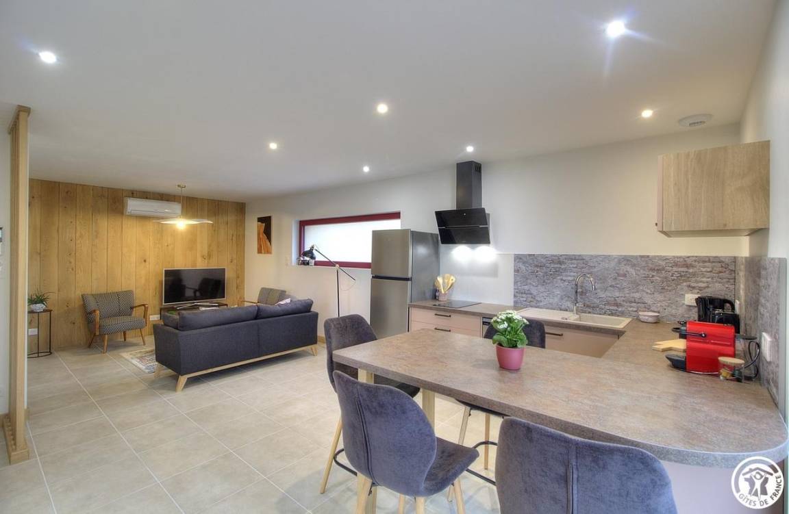 61 M² Gîte ∙ 2 Chambres ∙ 4 Personnes - Montrevel-en-Bresse