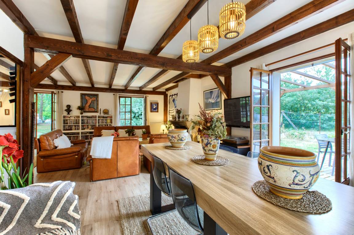 240 M² Villa ∙ 5 Chambres ∙ 12 Personnes - Le Haillan