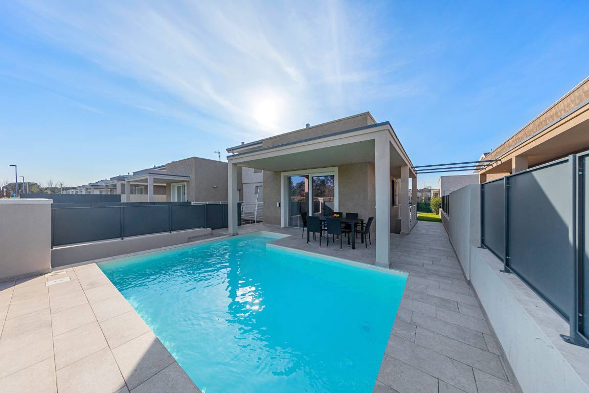 100 M² Villa ∙ 3 Schlafzimmer ∙ 8 Gäste - Sirmione