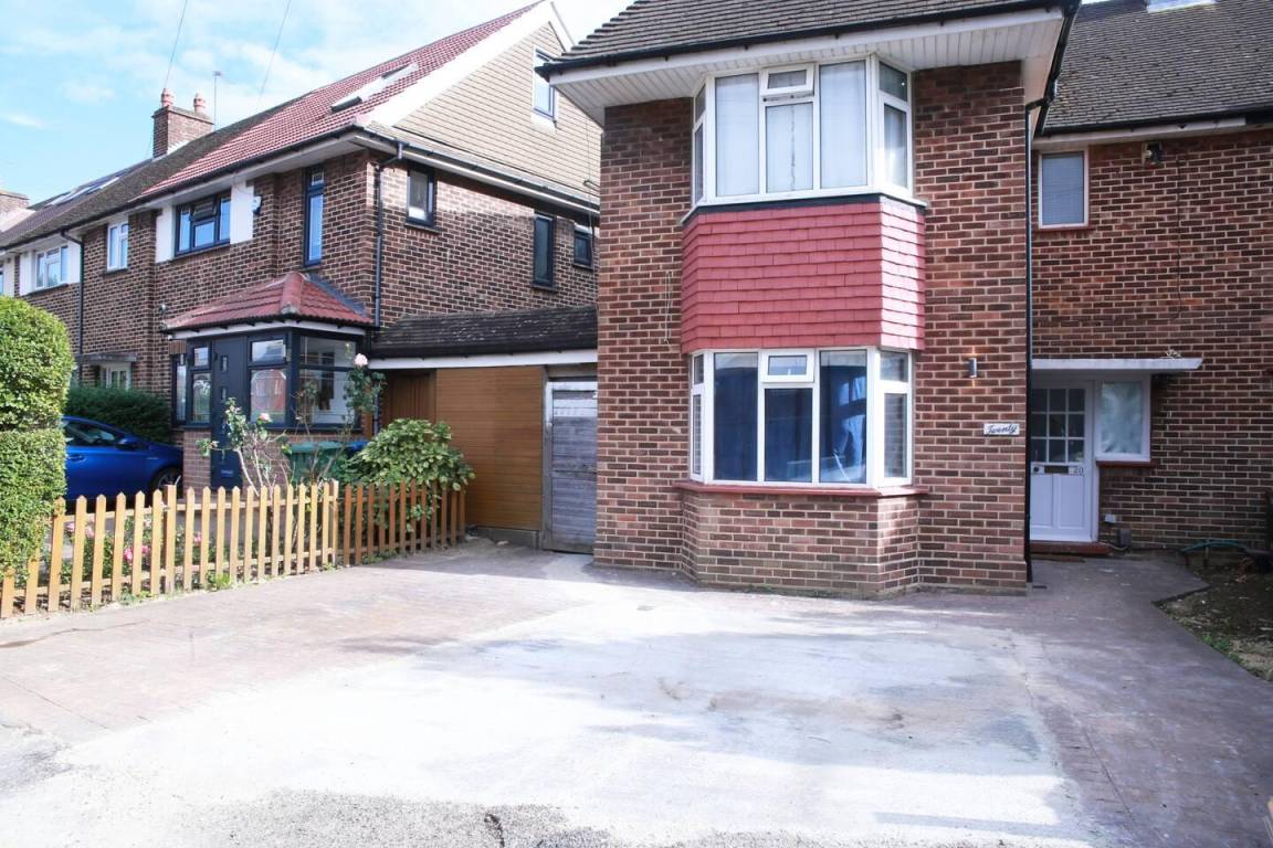 75 M² Apartment ∙ 1 Bedroom ∙ 2 Guests - Ruislip Lido Beach