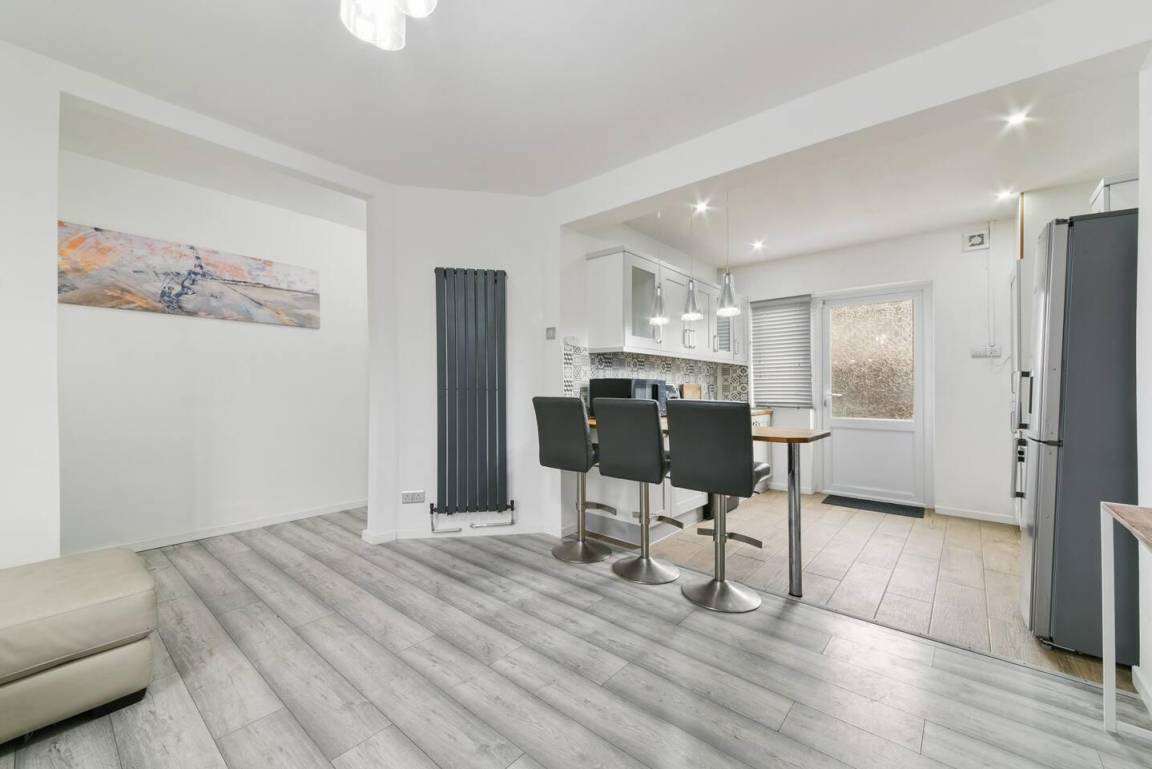75 M² House ∙ 2 Bedrooms ∙ 4 Guests - London