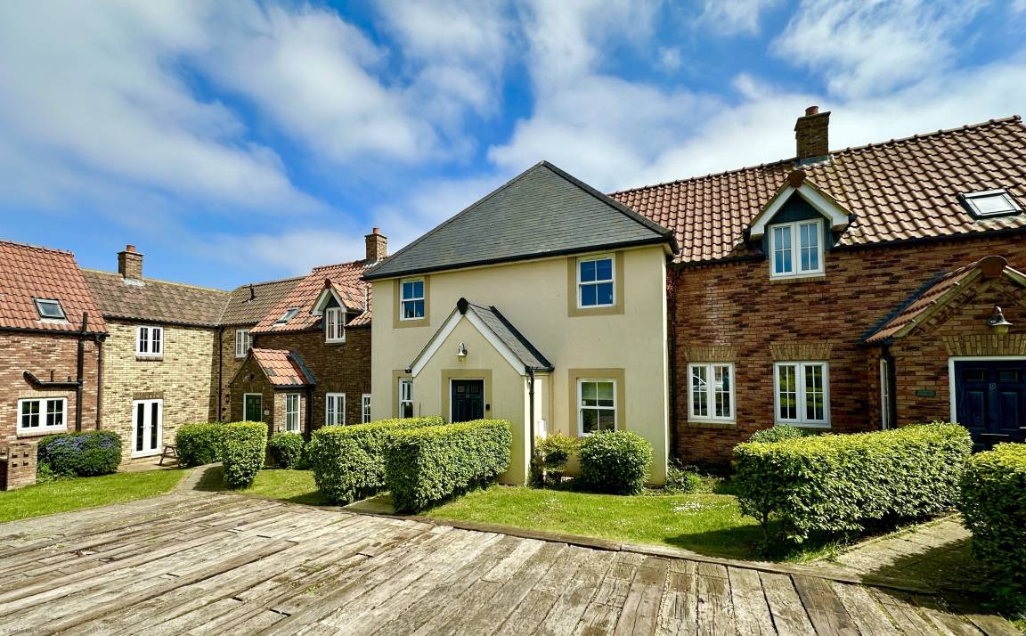 Cottage ∙ 4 Bedrooms ∙ 8 Guests - Filey
