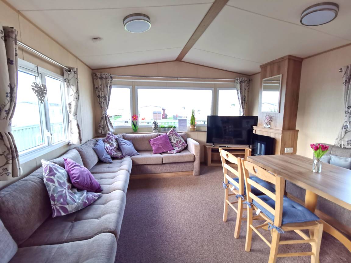 75 M² Cabin ∙ 2 Bedrooms ∙ 6 Guests - Penrhyndeudraeth