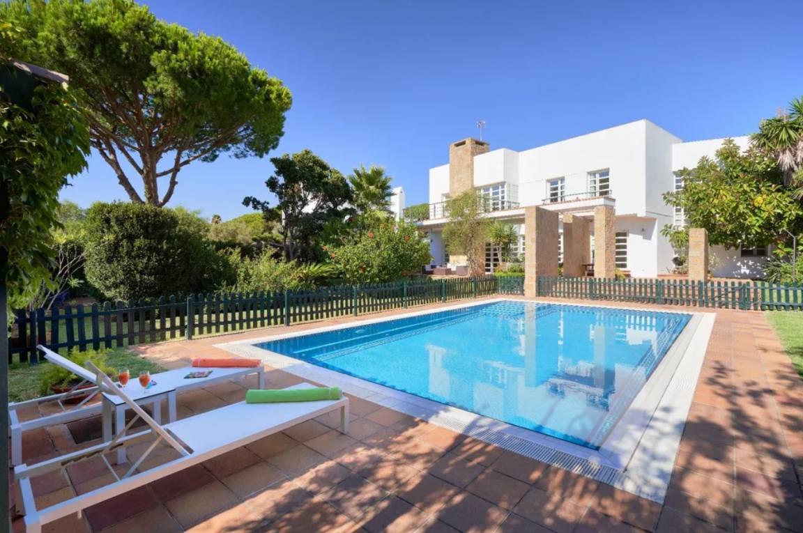 Chalet ∙ 5 Habitaciones ∙ 10 Huéspedes - Chiclana de la Frontera