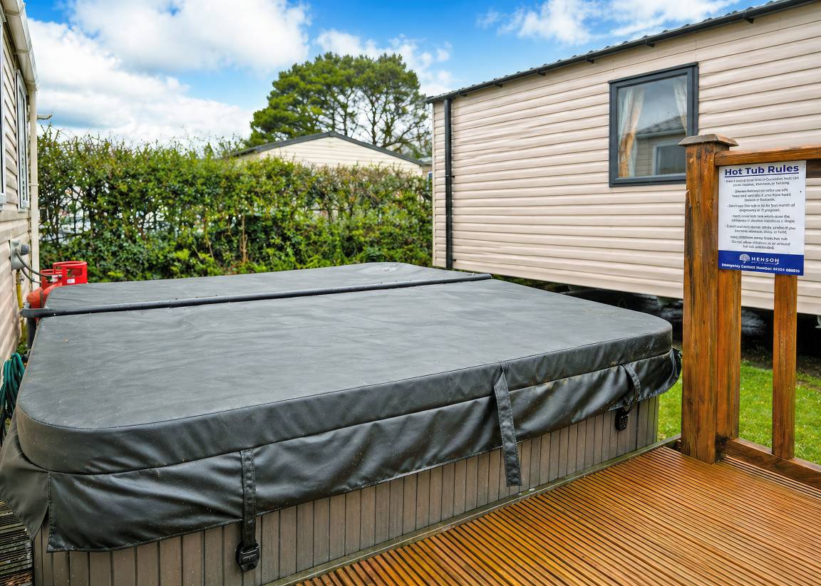 Caravan ∙ 3 Bedrooms ∙ 6 Guests - Tenby