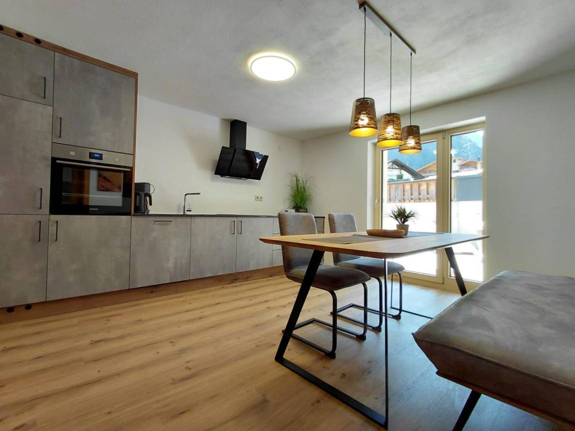 90 M² Ferienwohnung ∙ 3 Schlafzimmer ∙ 5 Gäste - Oetz