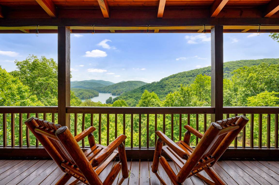 234 M² Cabin ∙ 4 Bedrooms ∙ 8 Guests - Blue Ridge, GA